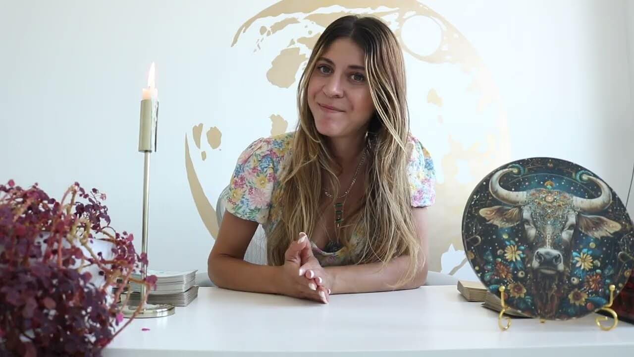 TAURUS♥️ "A Very Deep Message, Right Before TRUE LOVE Arrives" May 2025 Tarot Reading